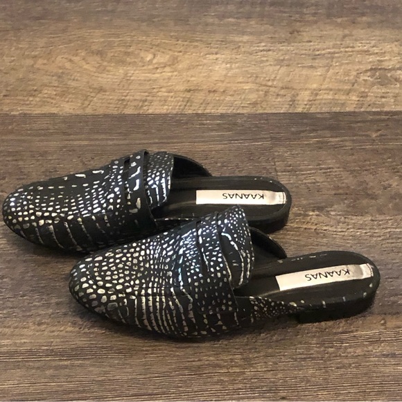 Anthropologie | Shoes | Anthropologie Kaanas Milan Black Mules Silver ...